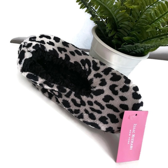 Isaac Mizrahi | Shoes | Isaac Mizrahi Cheetah Slippers Medium | Poshmark